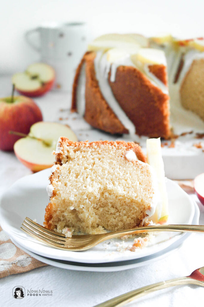 Spannende Saftiger Rhrkuchen Mit Apfelmus Bild